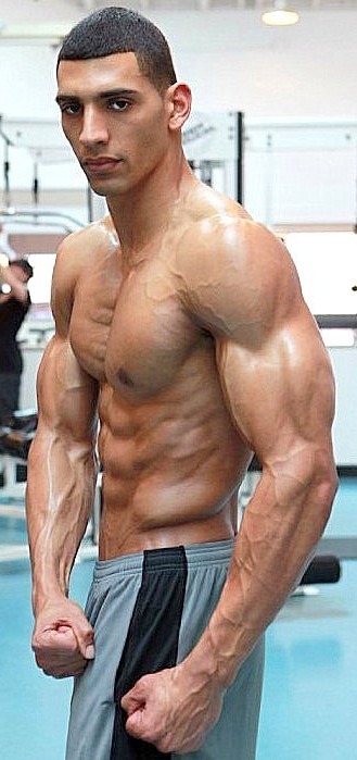 DAVID DUST: Physique