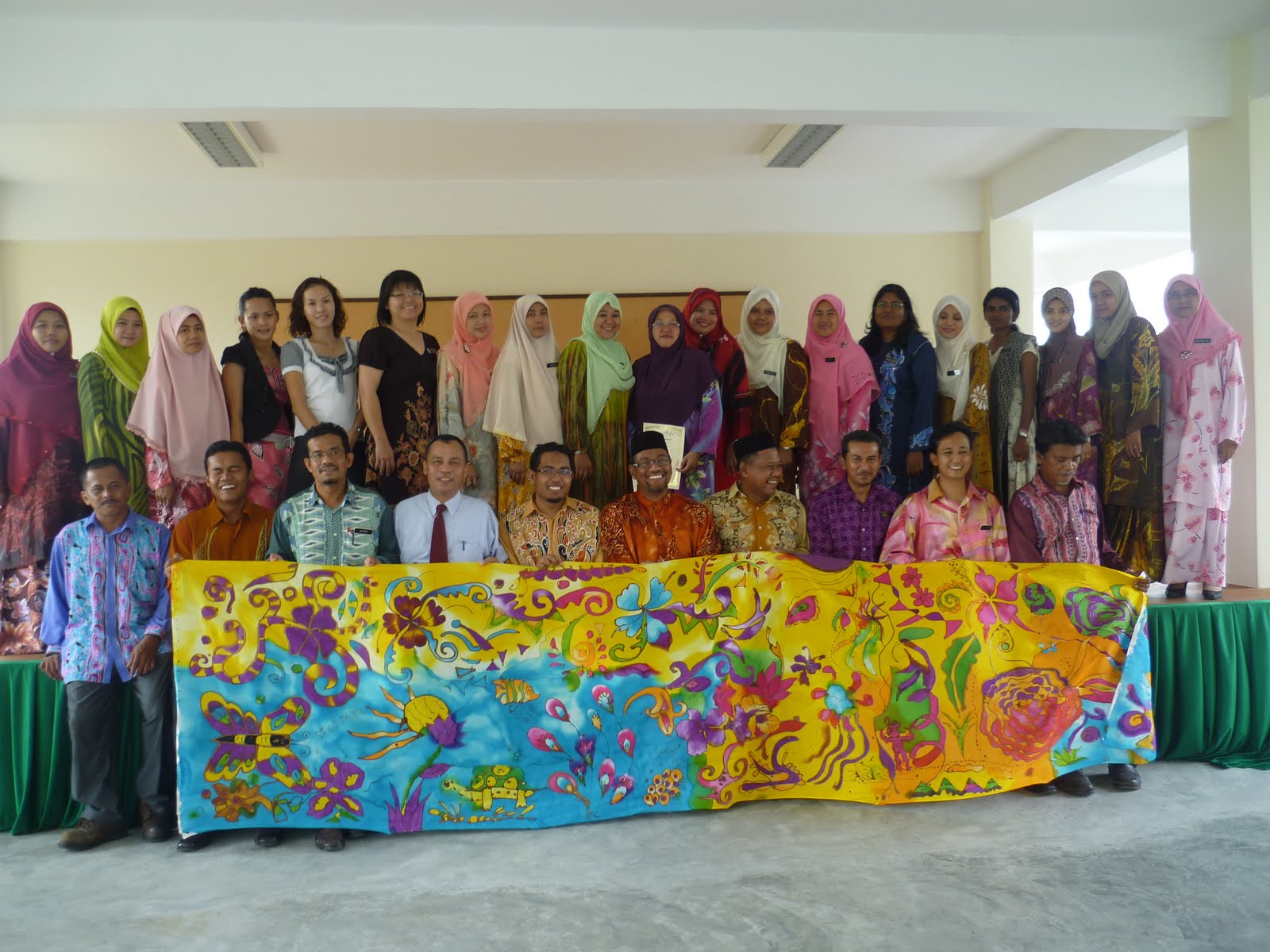 MELAKA BATIK HOUSE by NOOR ARFA: KURSUS MEMBUAT BATIK DI SEKOLAH ...