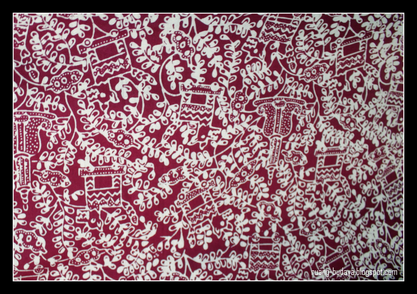 culture + visual + archives: Batik Semarang Motif Tugu