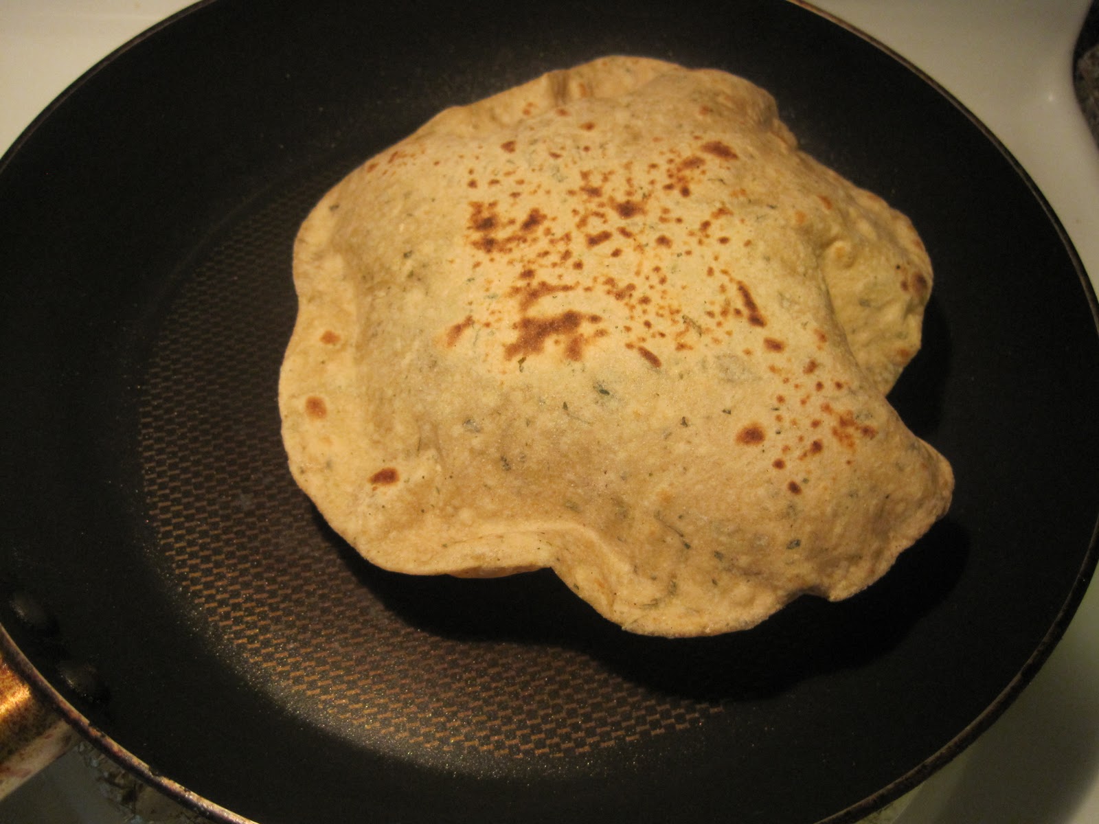 Harika's Kitchen: Chapathi with dry methi leaves