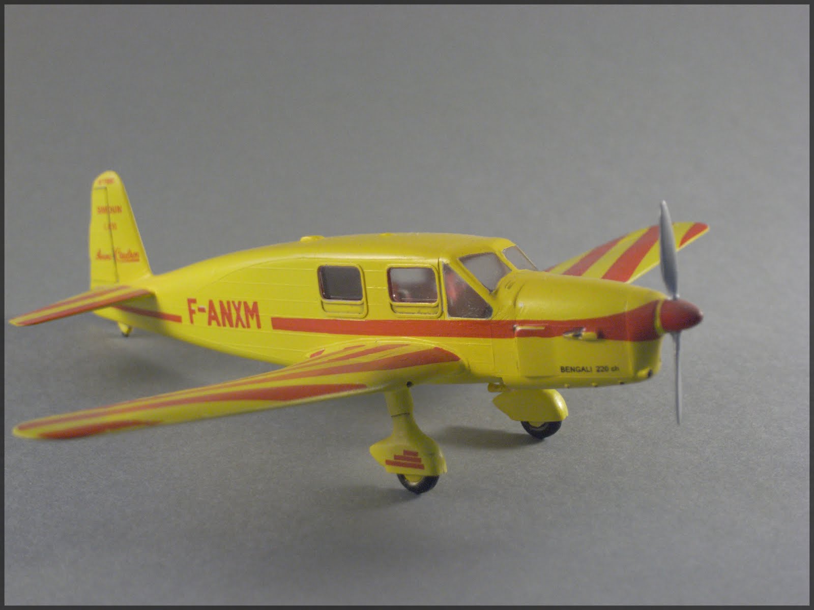 MODELES REDUITS STATIQUES: CAUDRON C-635 SIMOUN