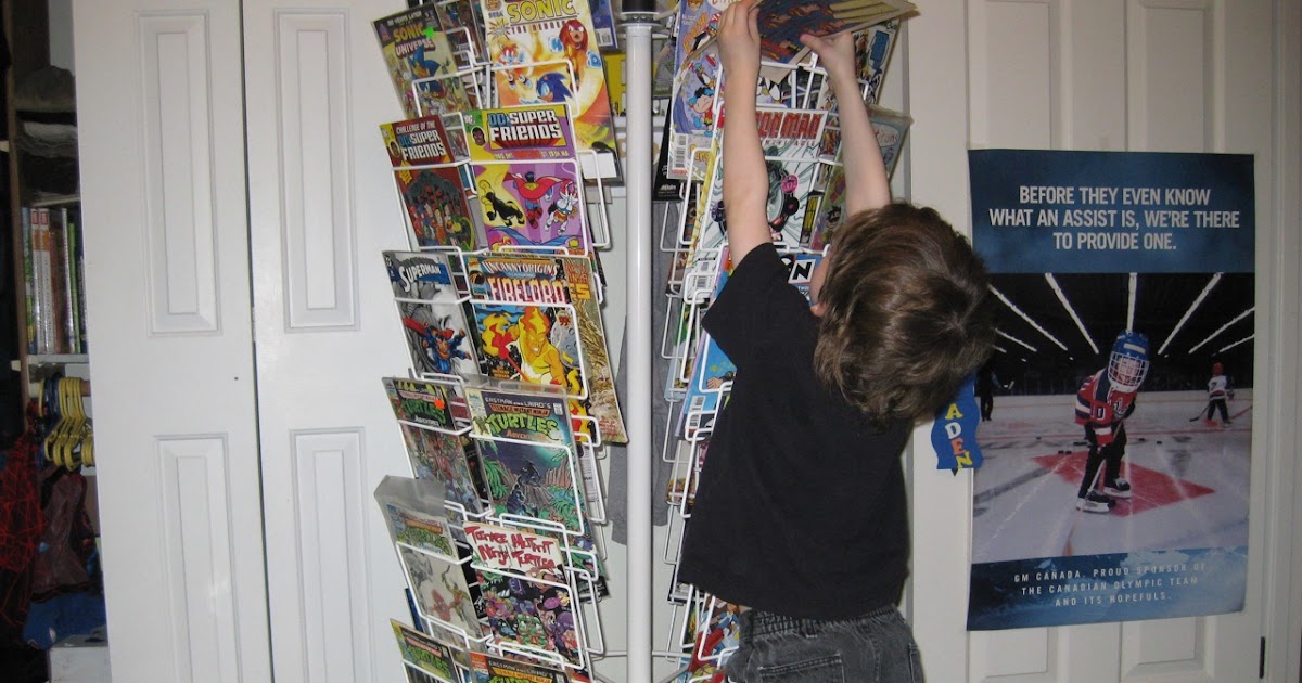 Ronn's Big Pile of Stuff: Kaden's Comic Book Spinner Rack