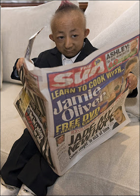 Stanley's pictures: Smallest man in the world.