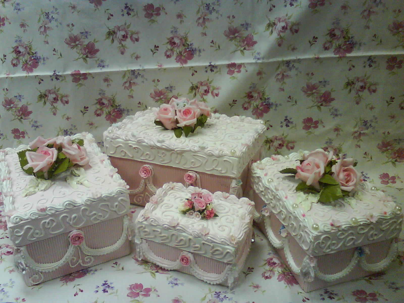 Hiasan Rumah Inggeris: Faux Cake Box