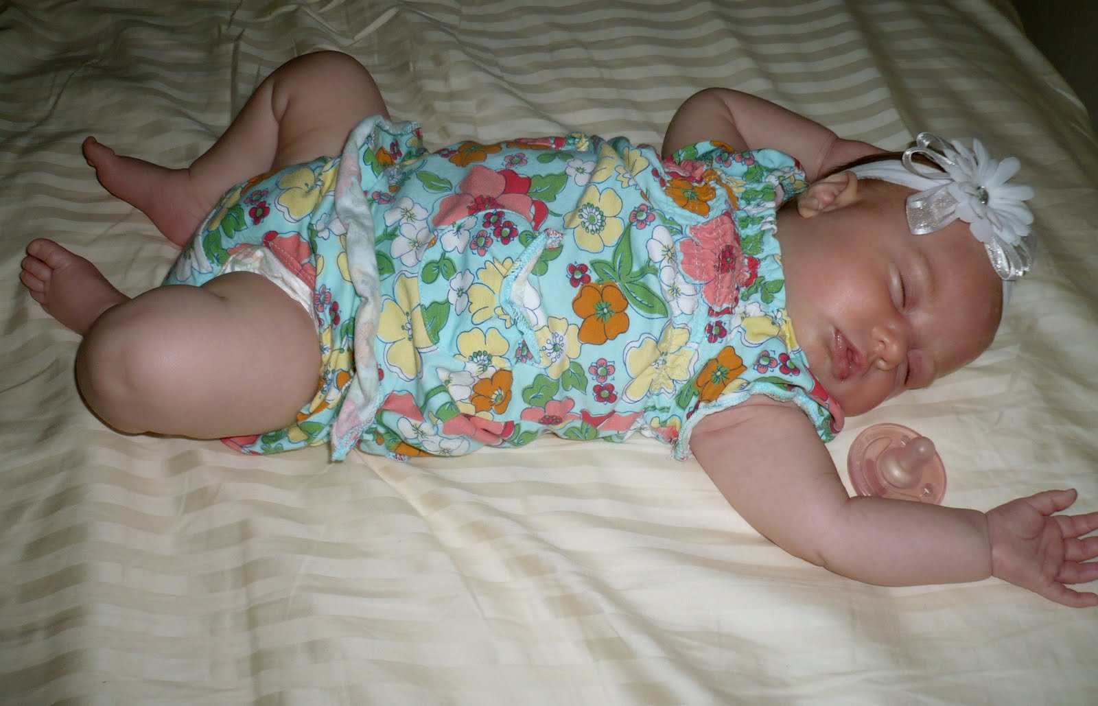 WE ARE A HAPPY FAMILY: What a fat baby you have!