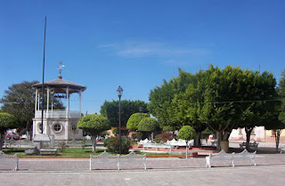 Araró, Michoacán: The peaceful town of Araro / El pacifico pueblo de Araró