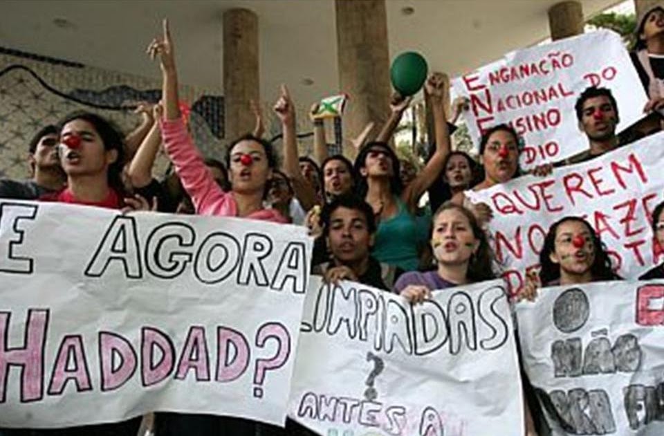 BLOG DO LEONARDO BARROS: Caras-pintadas contra Lulla: protesto dos ...