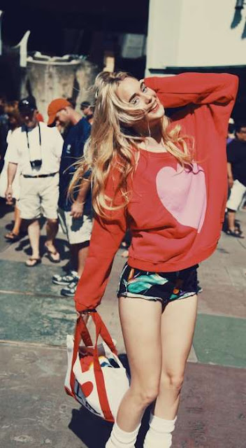 FASHION FOR FASHION: Retro Rock Look & 90's Style Advertorials