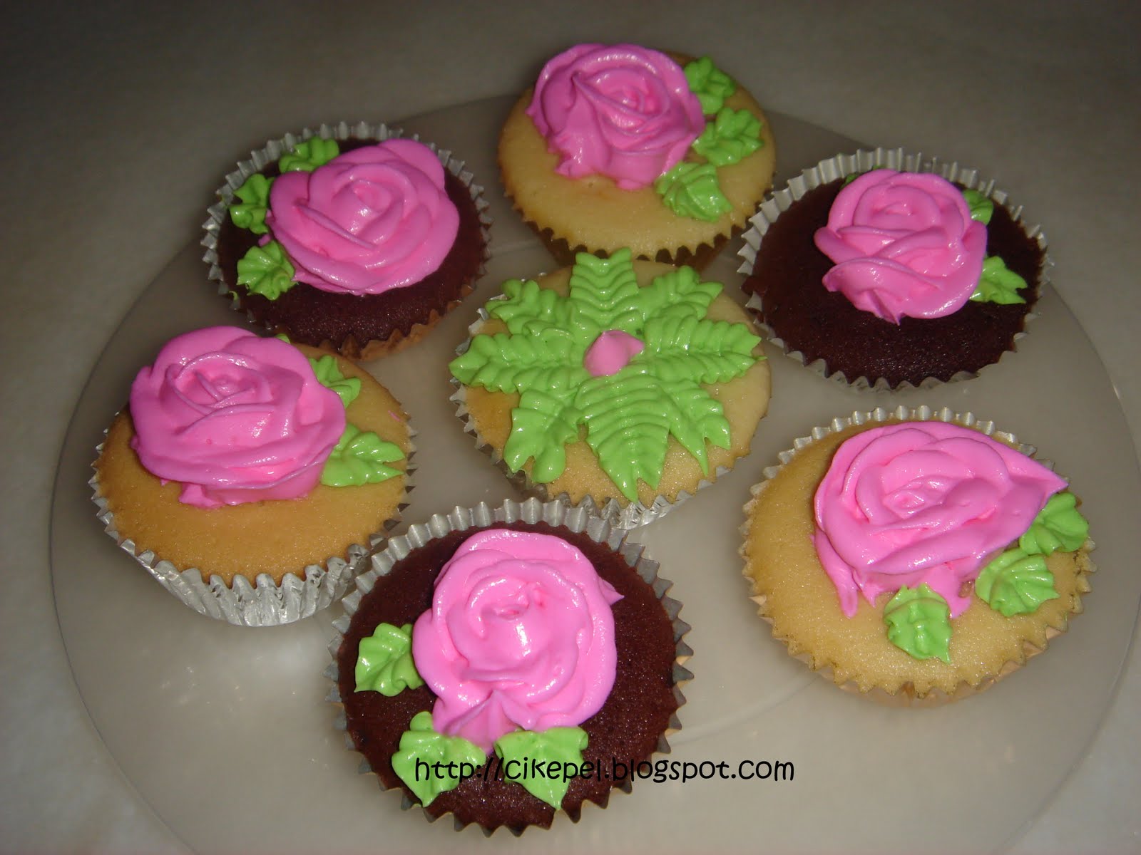 Keluarga & Resepi: ^_^: Magnolia Bakery Vanilla Cupcake & Buttercream