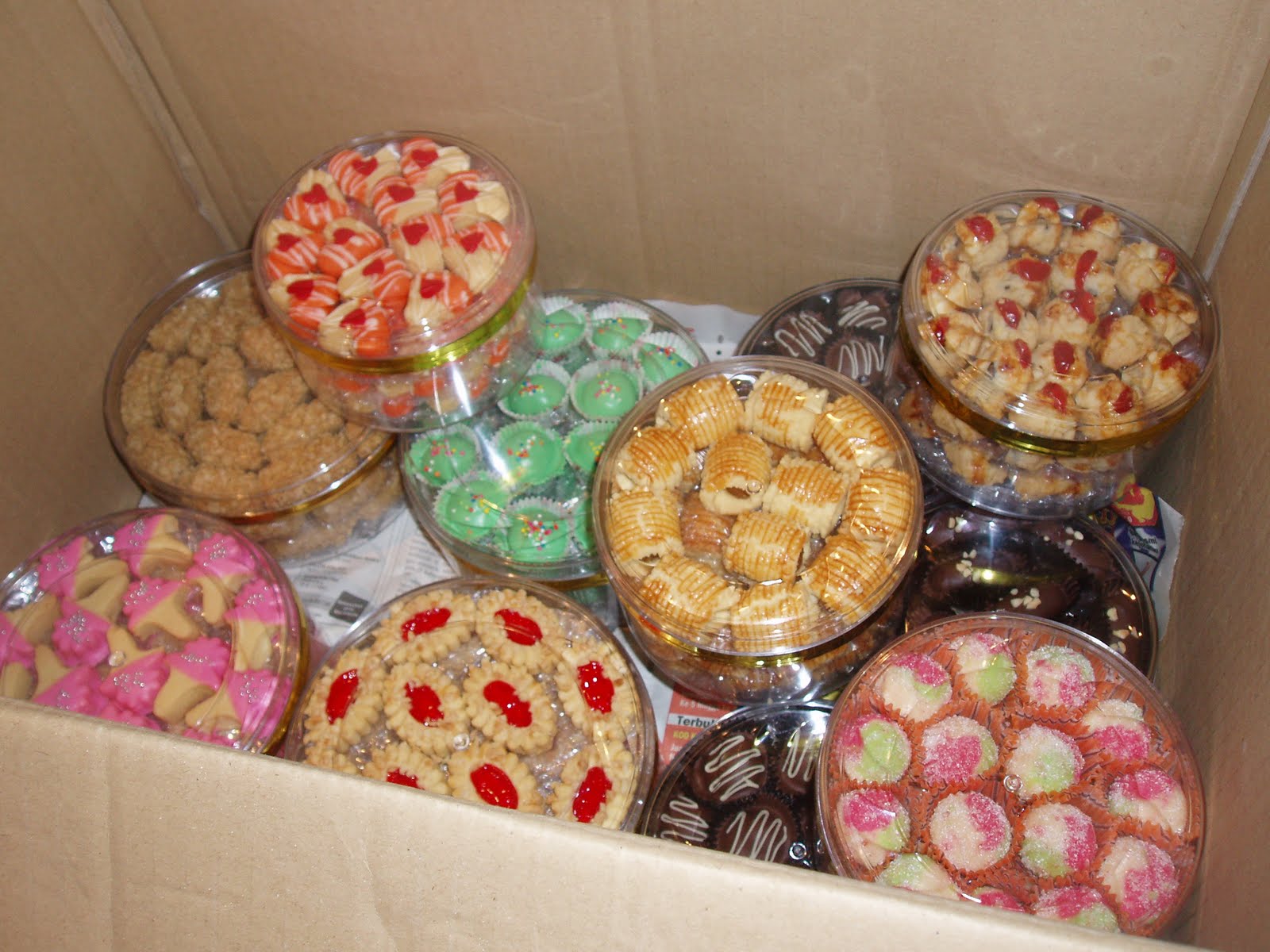 ~YUS GREAT IDEA ~ ( 002082560-K) ~ Bakes with love ~: ~BISKUT RAYA 2010~