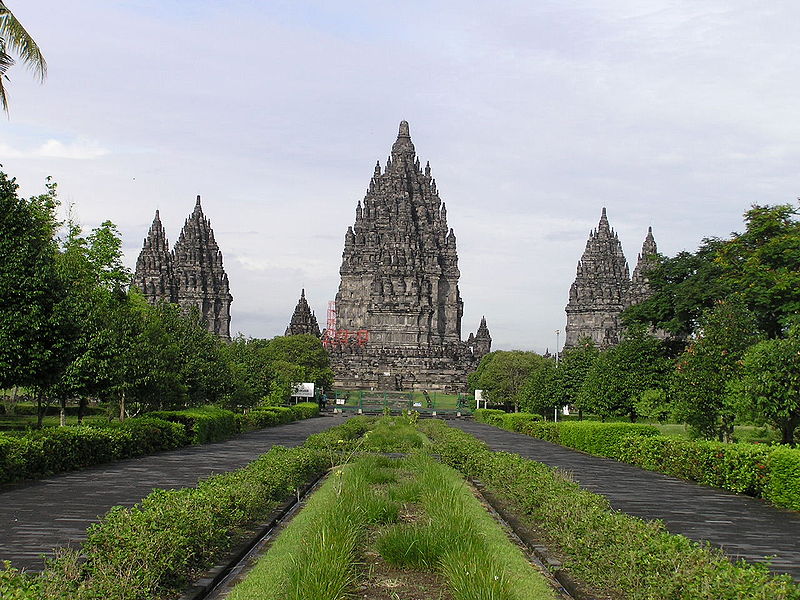 Tour And Picnic: Prambanan Temple
