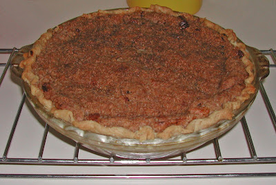 The Iowa Housewife: Amish Apple Pie