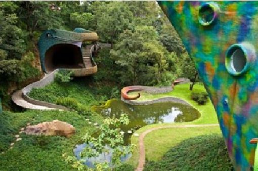 Snake Shaped House - 33 Pics - Kerala Home Design and Floor Plans - 9K ...