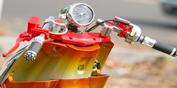 motor modification: Modifications Yamaha Nouvo mediocre.