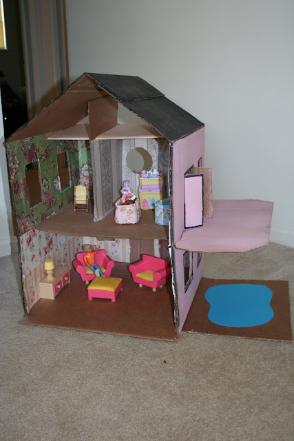 Sweet Daisy Designs: Cardboard Box Dollhouse