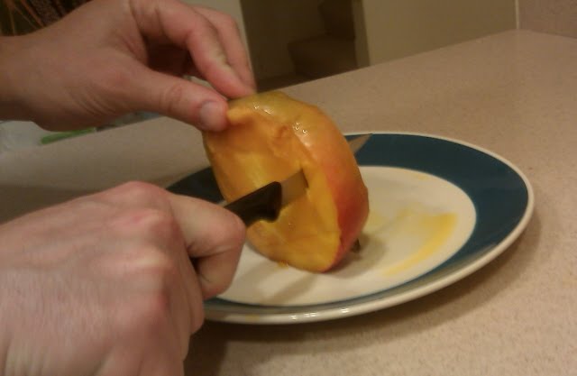 the mandarin menace: How To Eat A Mango: A Photo Ass-ay