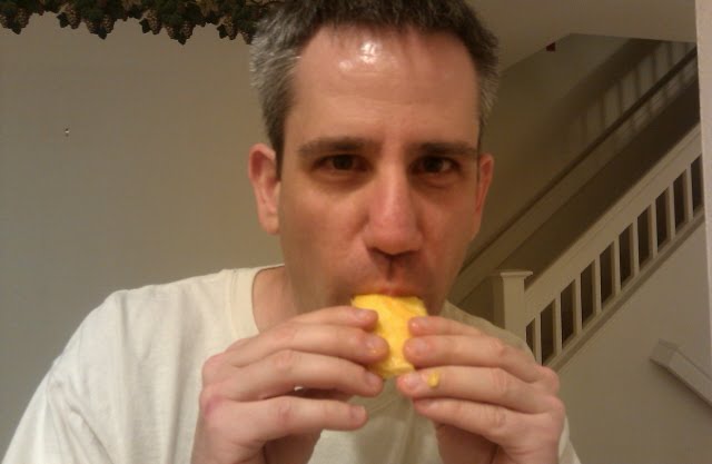 the mandarin menace: How To Eat A Mango: A Photo Ass-ay