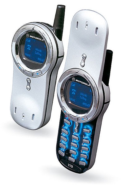 about handphone: Motorola V70 : unique swivel design old handphone