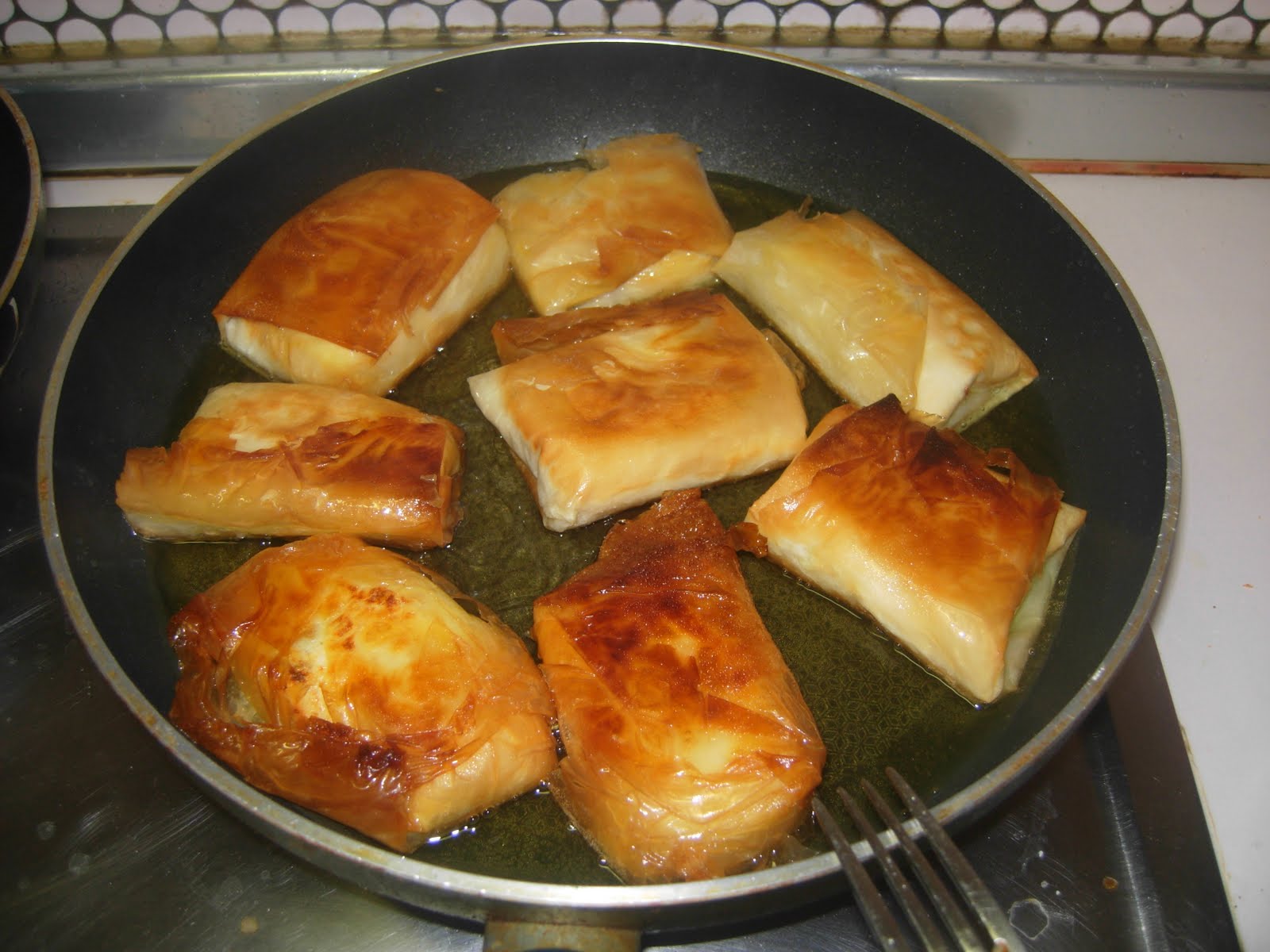 A PINK DREAMER: turkish fried cheese pies / τούρκικες τηγανητές τυρόπιτες!