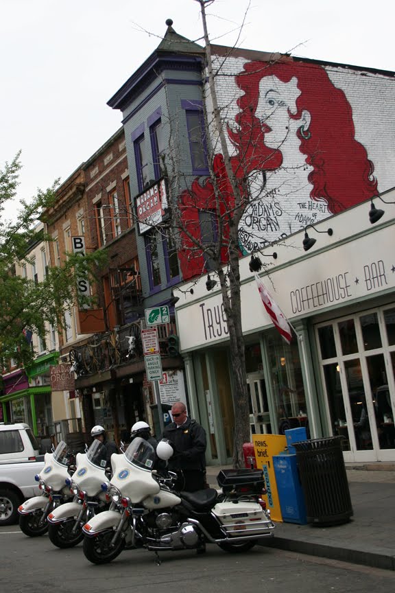 Motorcycle Cop... Secret Service Motorcade Machines!