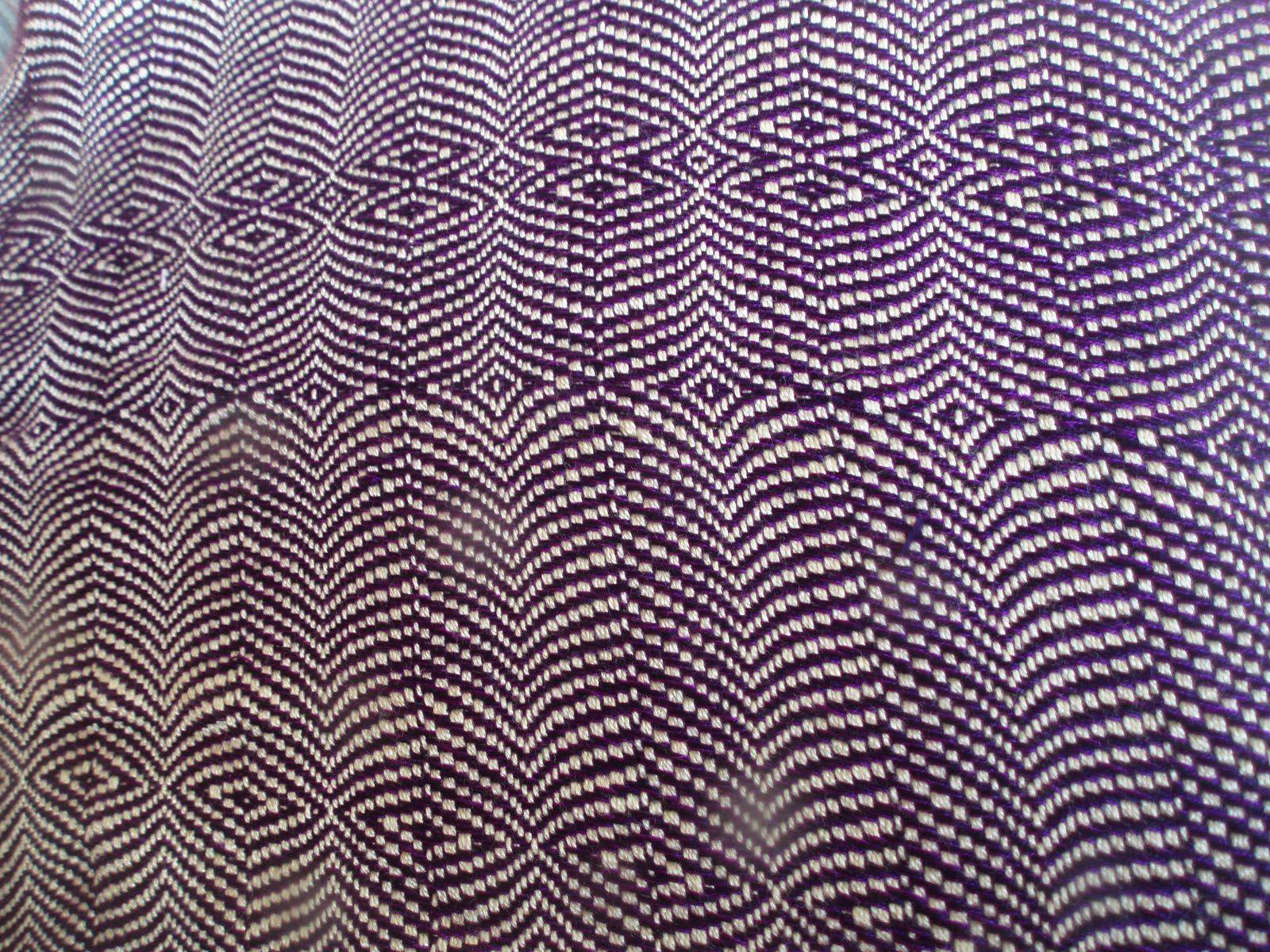 KEEP ON WEAVIN ON: undulating twill