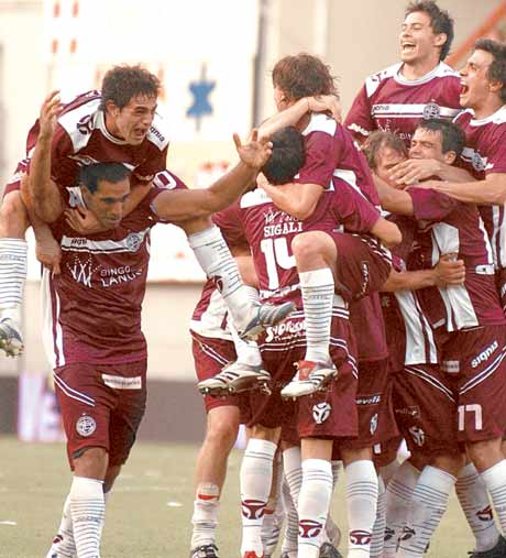 LANUS CAMPEÓN APERTURA 2007 (Diario Ole) - Videos de Lanus