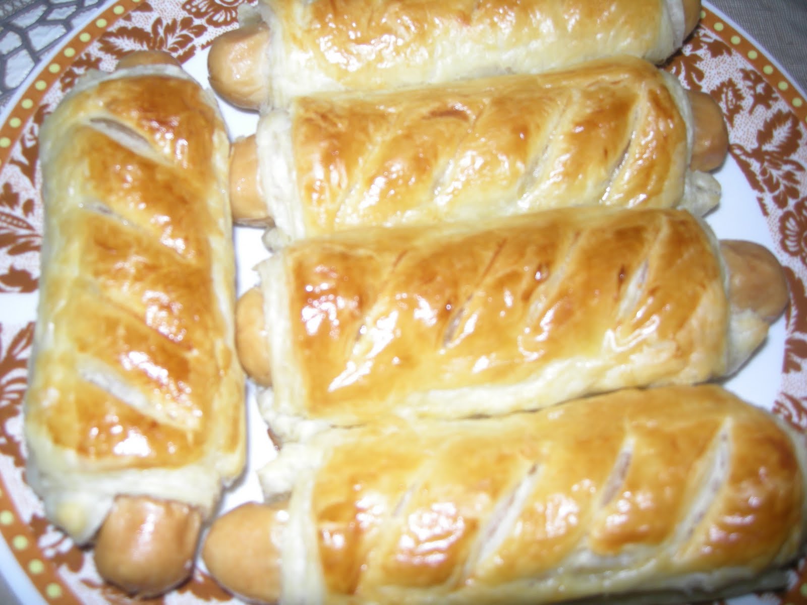 Sweet Memories......Segalanya bermula disini..: Sarapan Dgn Sosej Puff...