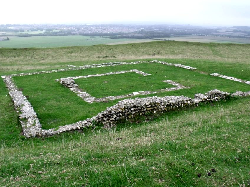 Mauseus: Iron Age hill forts