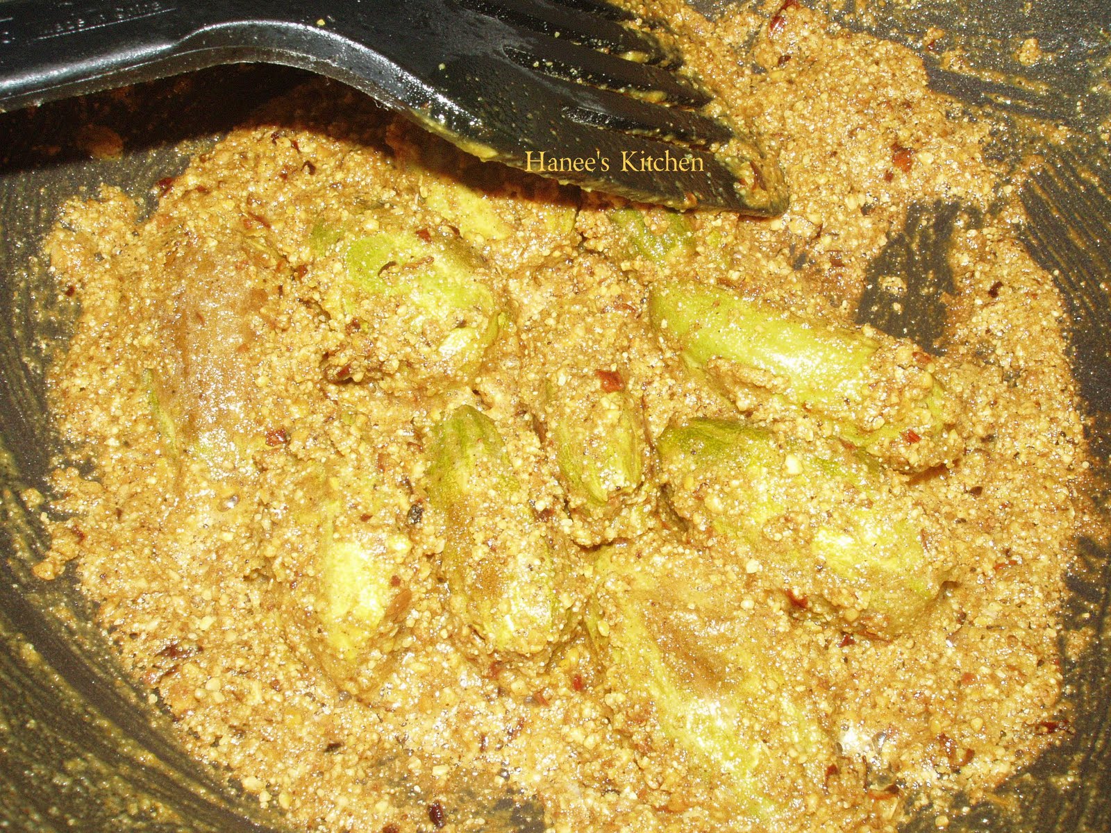 Hanees Kitchen: STUFFED PARAVAL (POTALS) FRY