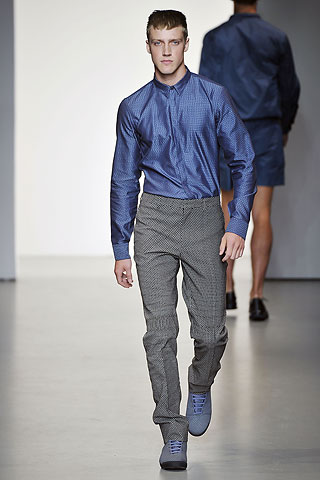MODELOS: CALVIN KLEIN COLLECTION SPRING 2011 MENSWEAR