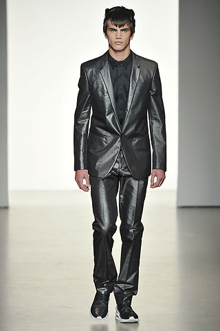 MODELOS: CALVIN KLEIN COLLECTION SPRING 2011 MENSWEAR