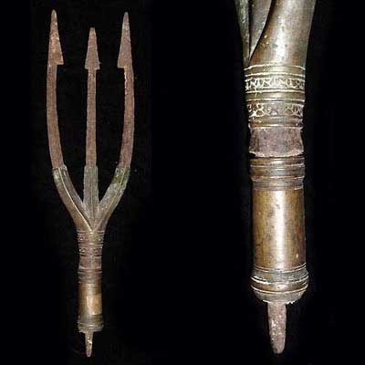 MENGENAL WARISAN LELUHUR: Kaharingan; Agama Asli Orang Dayak