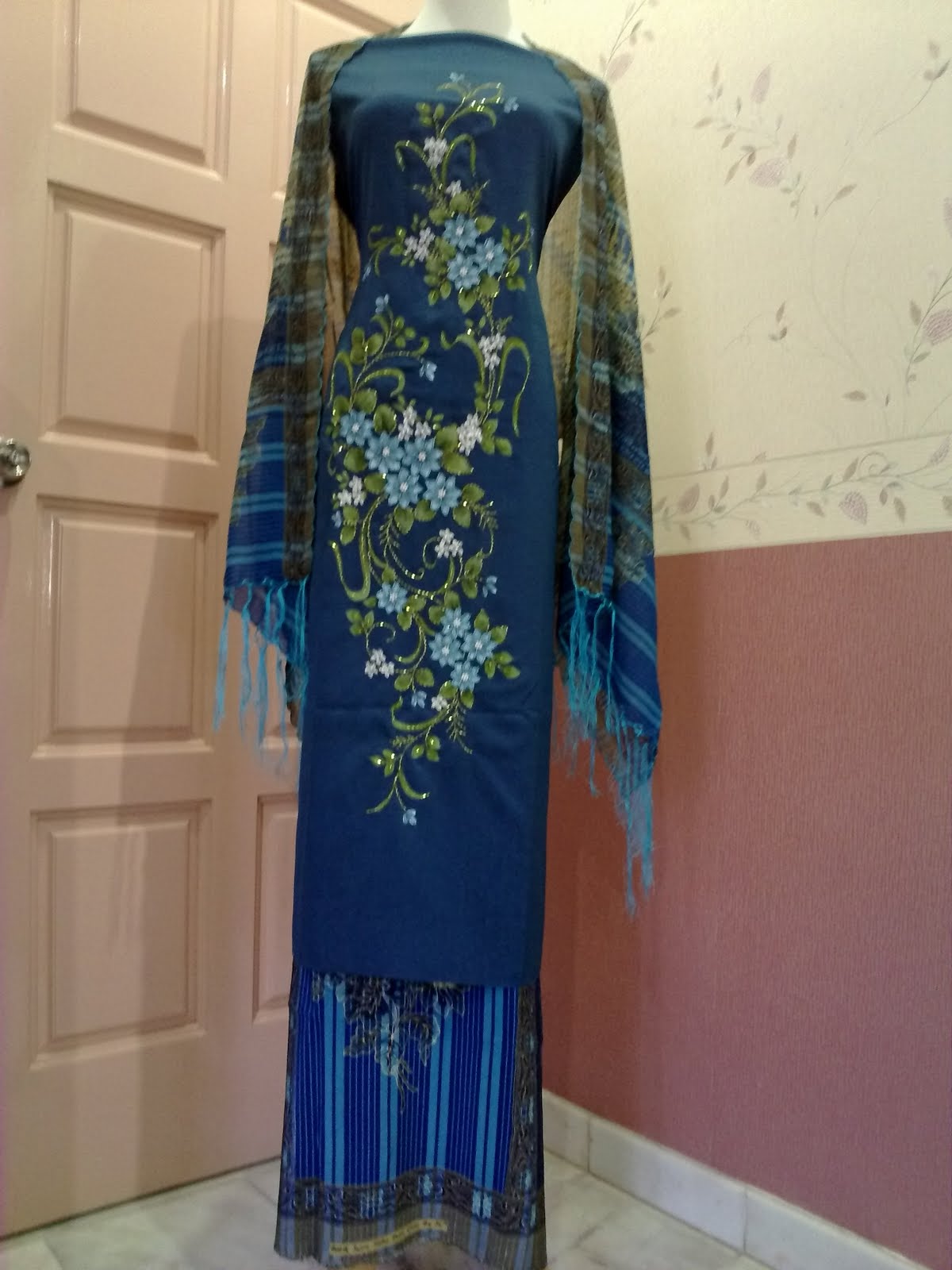 BUTIK IZIS: STILL AVAILABLE STOCKS FOR RAYA 2010 - NEW ARRIVAL