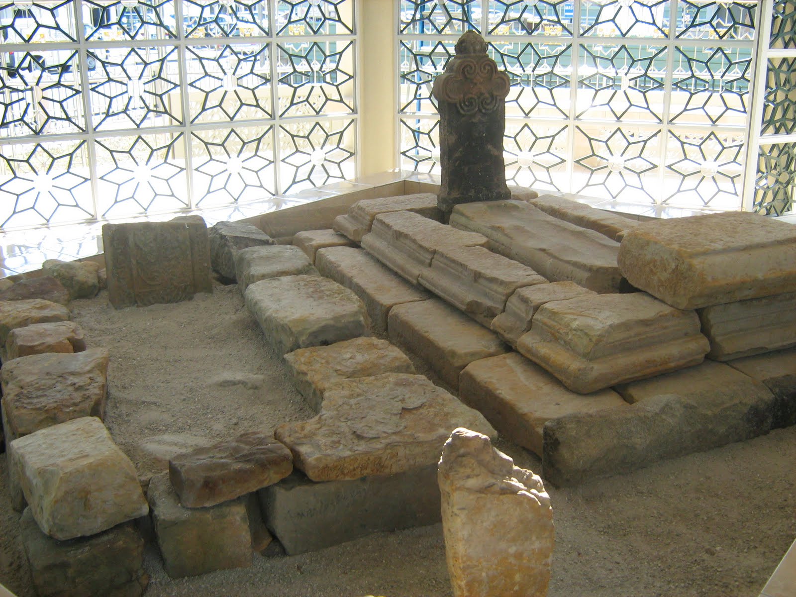 Unit Tanah-Tanah Perkuburan Islam: MAKAM RAJA AYANG