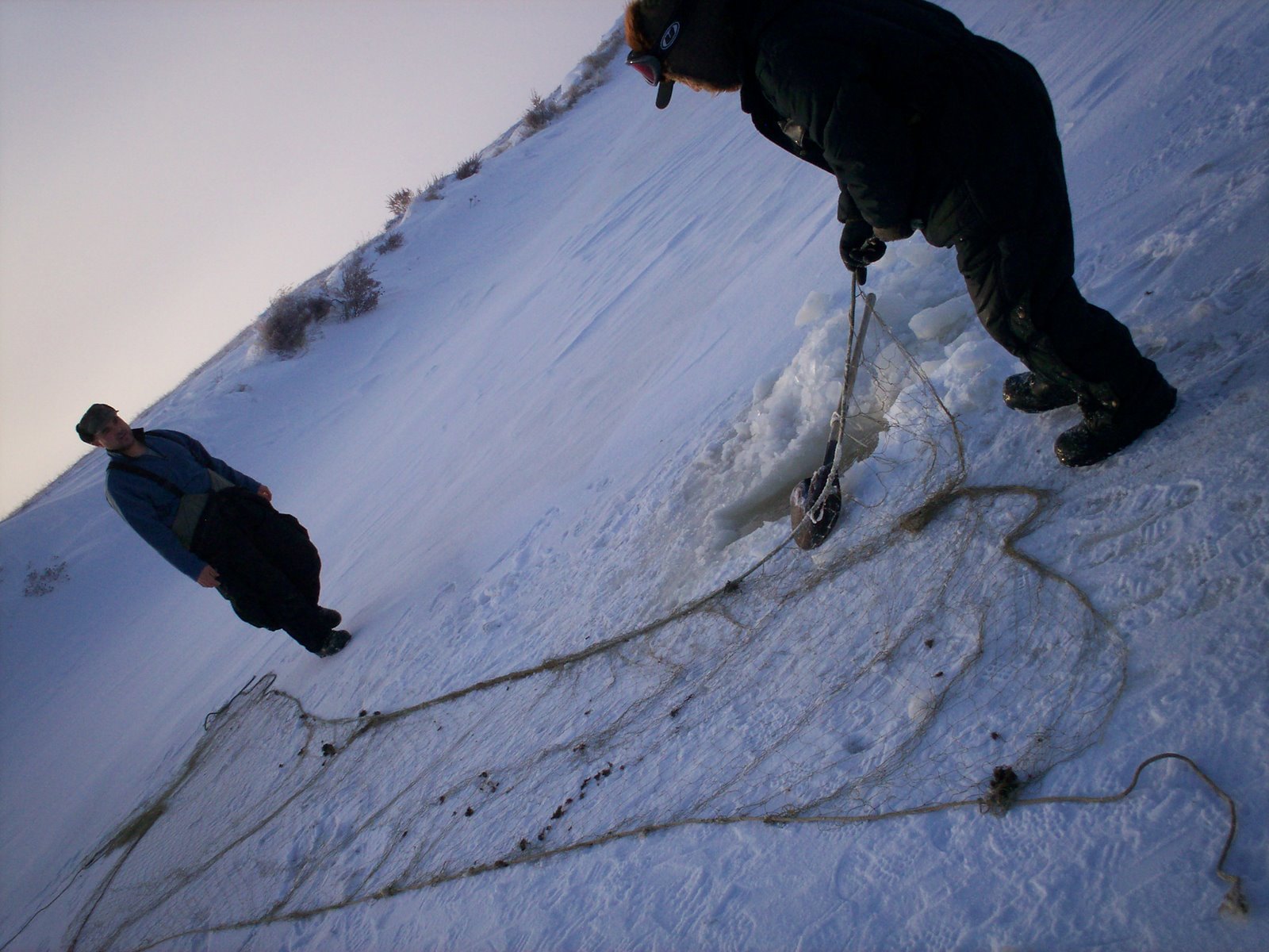 ESKIMOED: Setting net under the ice