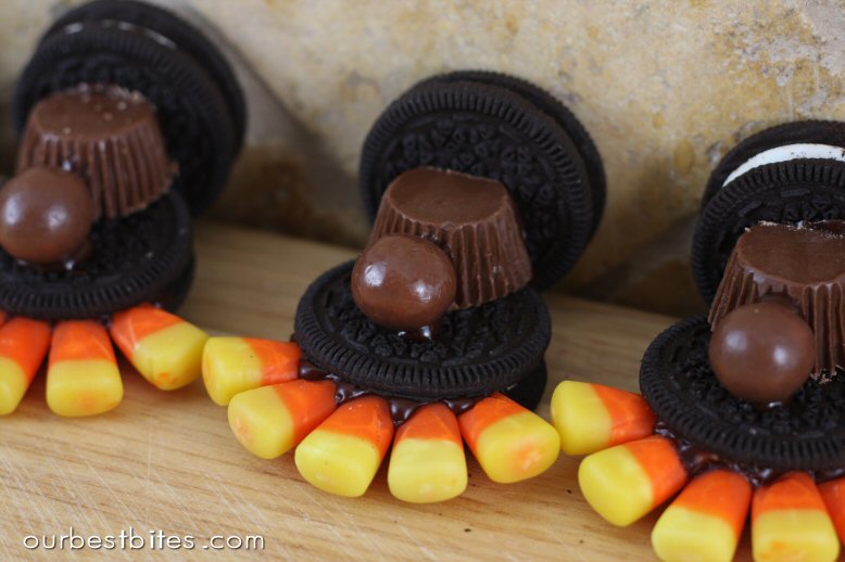 How to make a turkey out of candy: Best Thanksgiving craft!