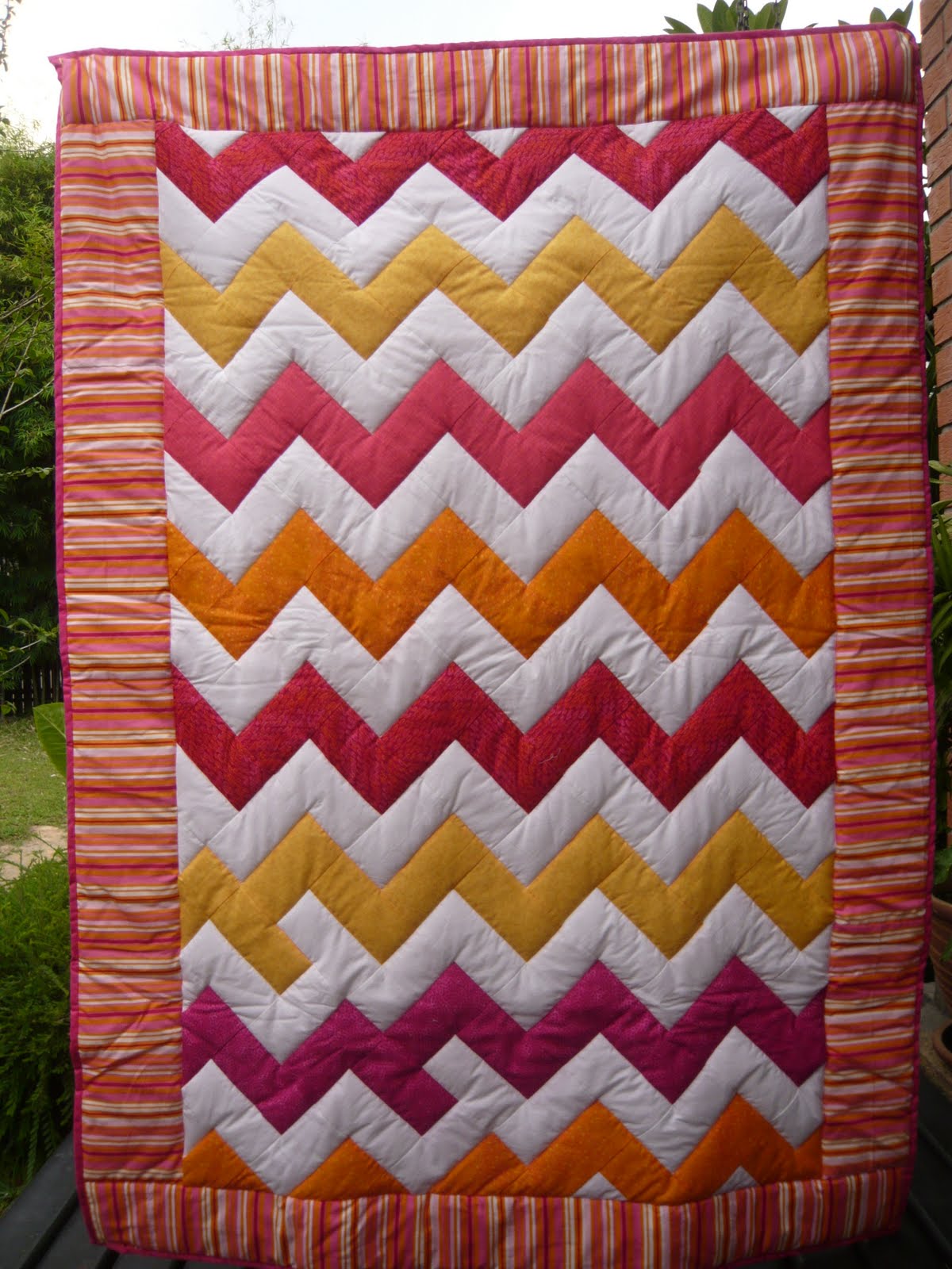 Handmade With Love: Zig Zag Quilt