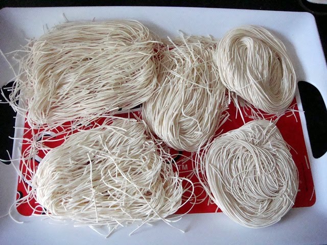 Being Hildaladida: Red wine chicken Mee Sua