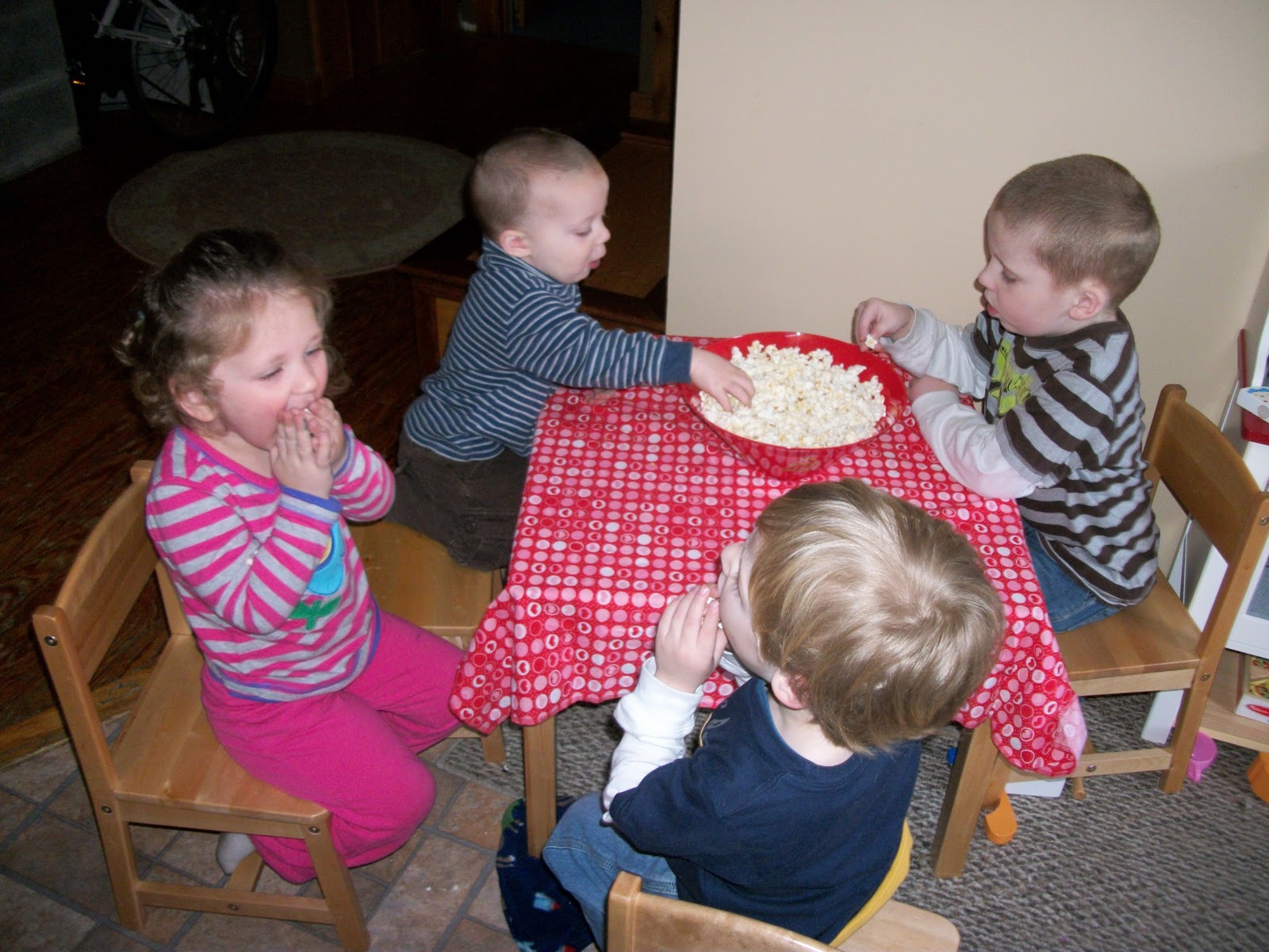 Our 3 Little Piggies: Back to school and Special Agent Oso