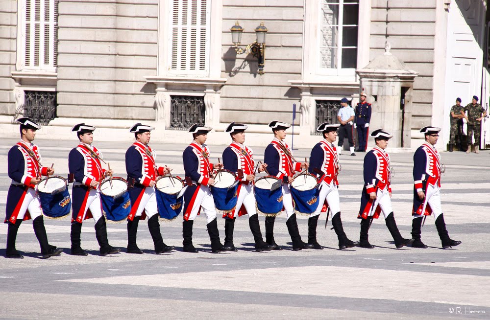 fotosricardo-h: CAMBIO DE LA GUARDIA DEL PALACIO REAL DE MADRID - II ...