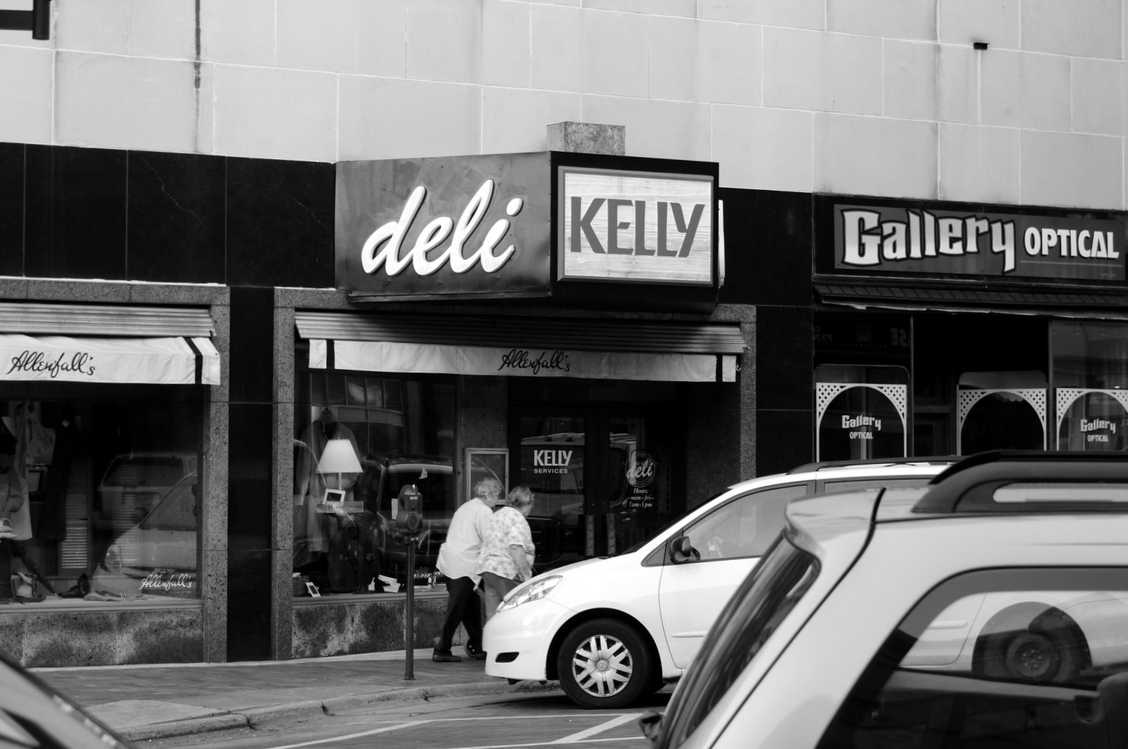 Wandering In America: Stephen Cysewski: Kelly Deli Duluth