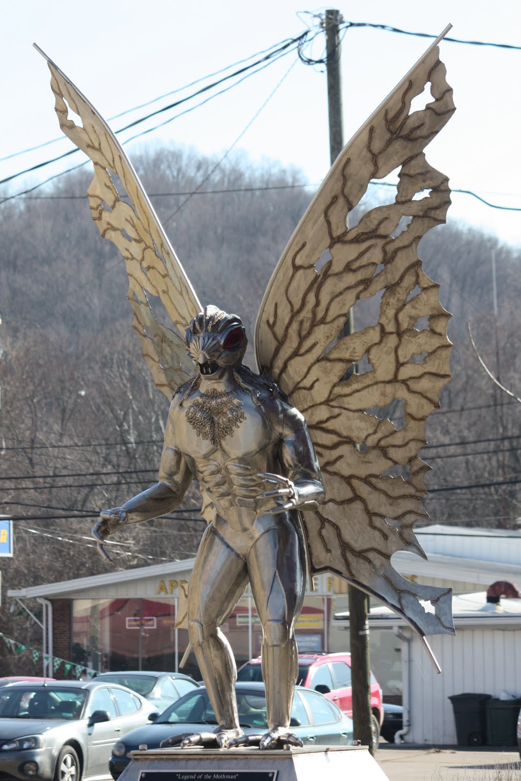 Round The Bend: Mothman's Ruby Eyes