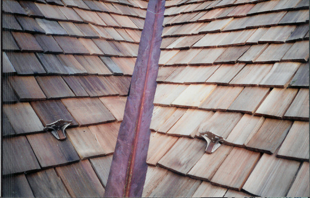 TIMBER ART: WOOD SHINGLE ROOF