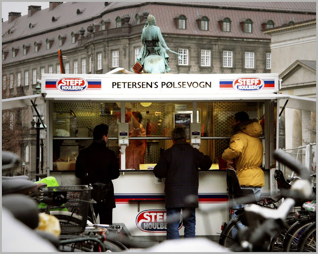 street cuisine: The Danish Pølsevogn