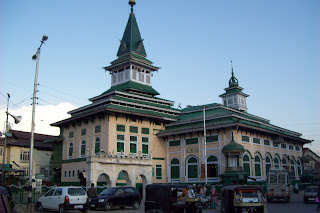 CHINAR SHADE : ZIYARAT OF DASTGEER SAHIB KHANYAR SRINAGAR