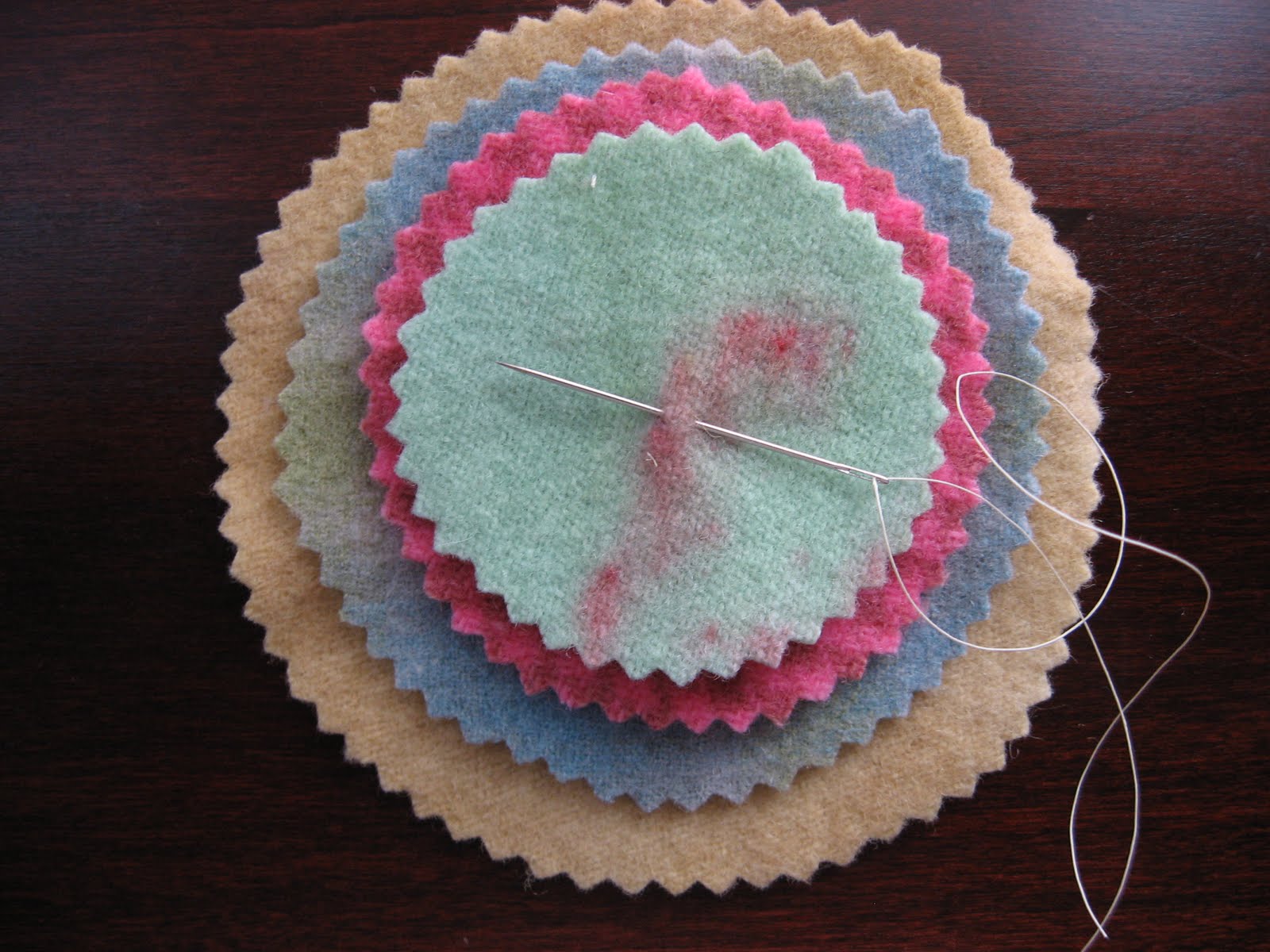 froo*gal: Antique Mouse Penwiper Pincushion DIY Tutorial