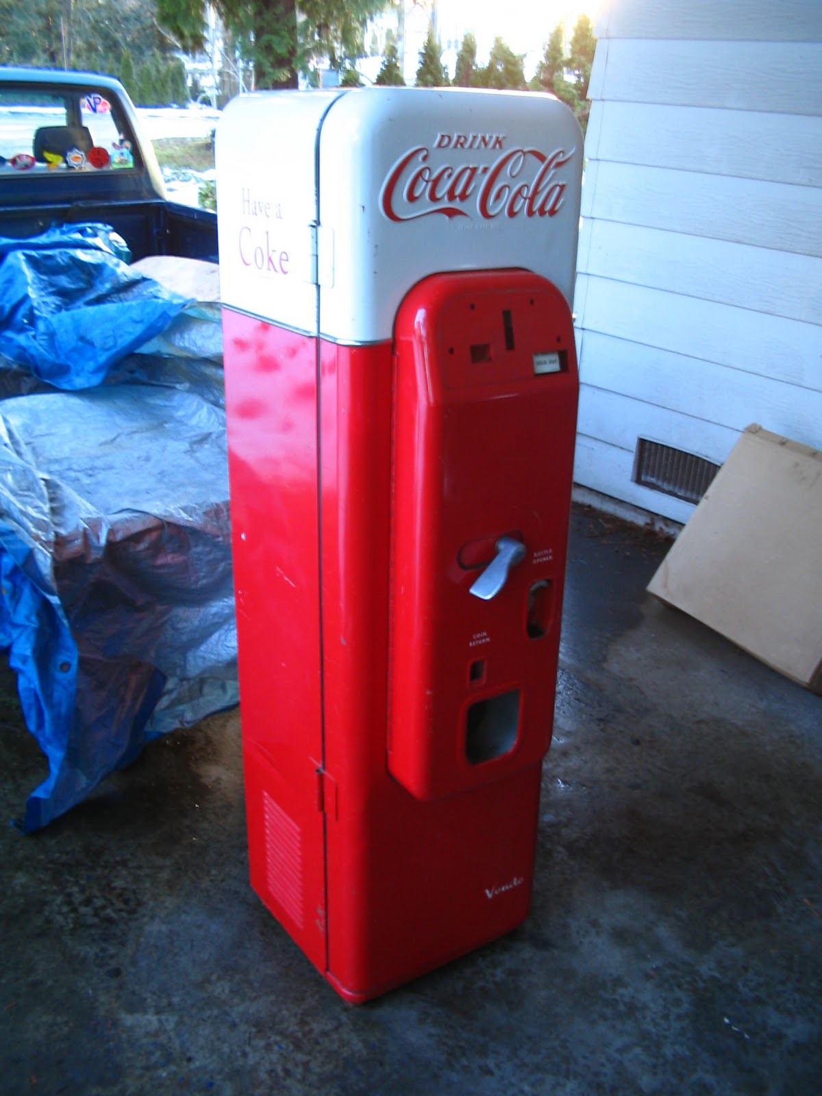 The World of JEK: Another Coca-Cola Vendo 44 Restoration Project.