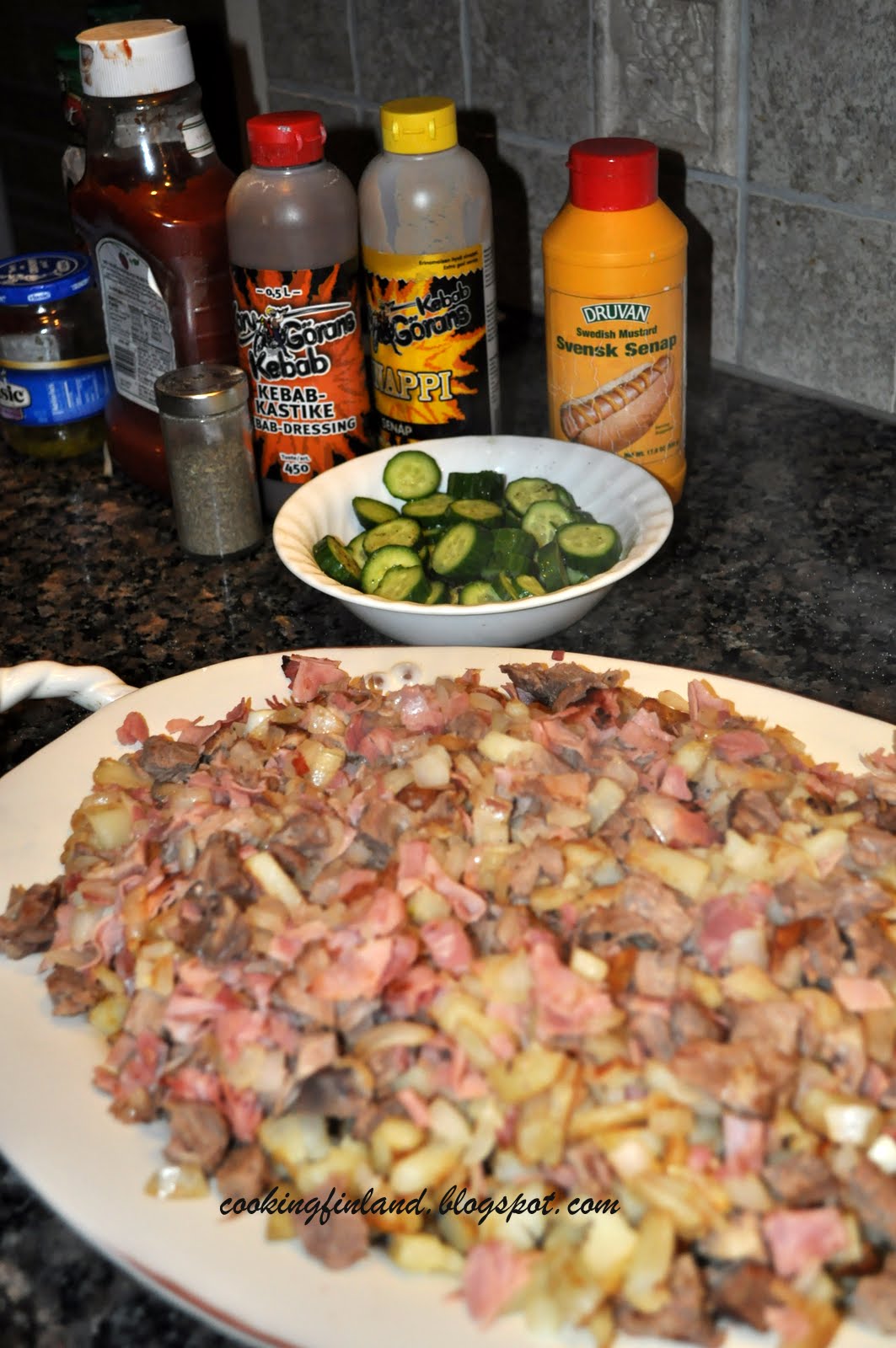 Cooking Finland: Pytt i Panna--Pyttipannu--Hash Swedish Style