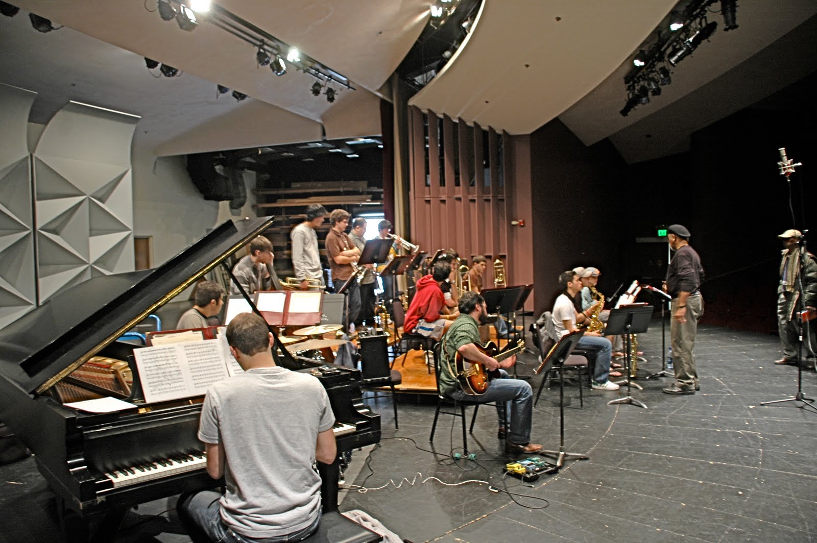 Audio and Recording World: How to Use Microphones for Location Recording