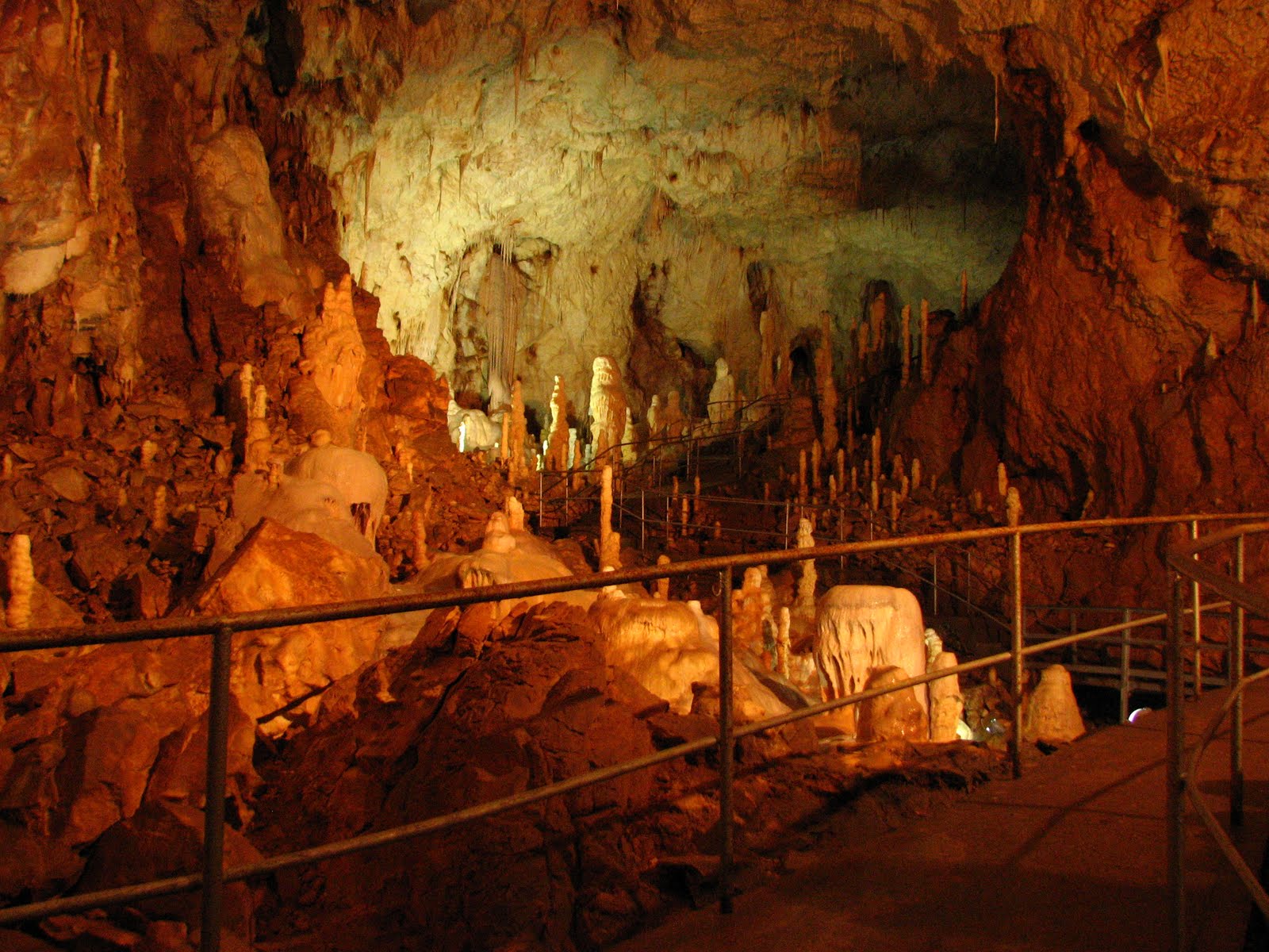 Marius CHIRA: Pestera Ursilor